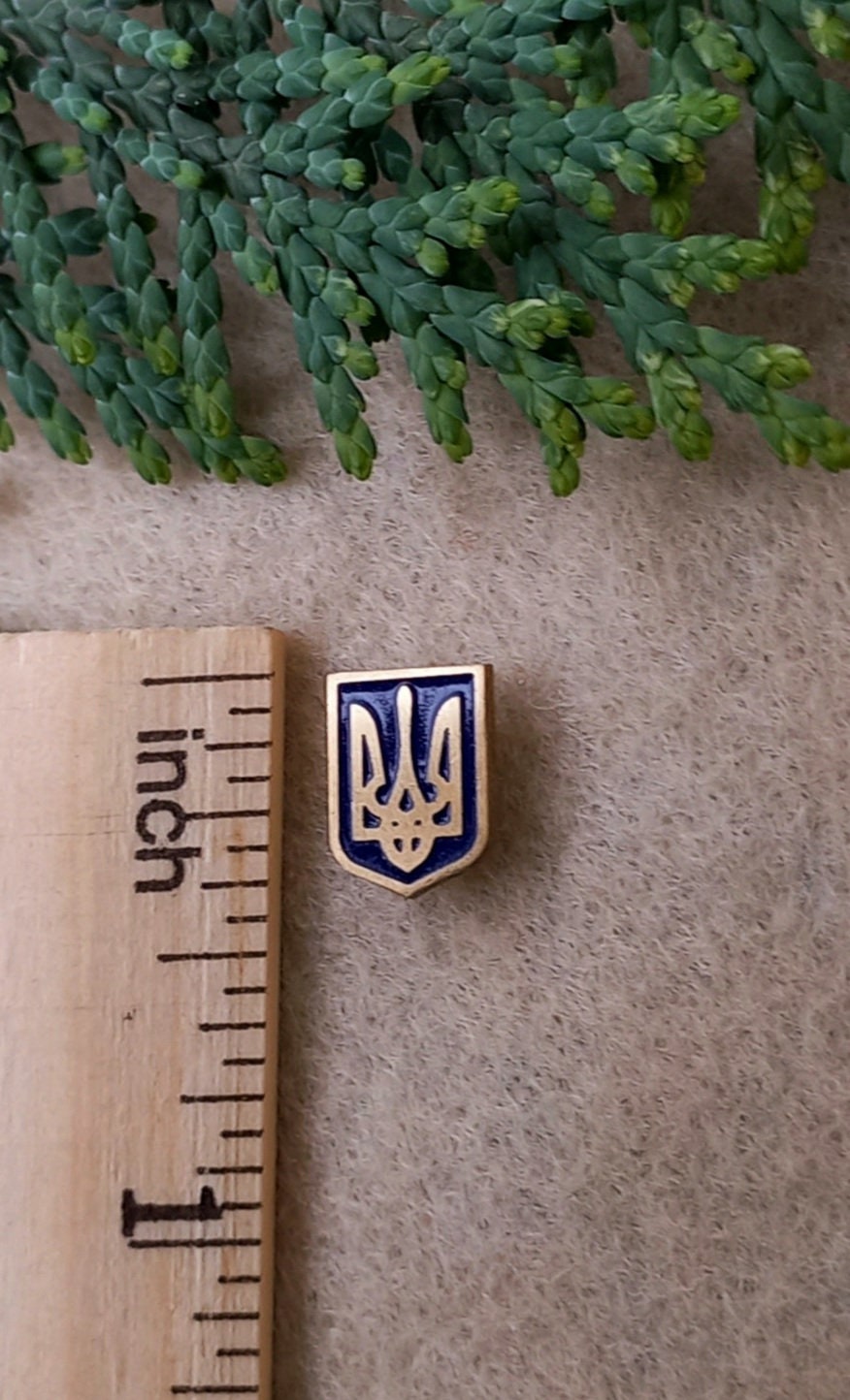 Small Lapel Pin Trident Ukrainian Tryzub Emblem of Ukraine - Etsy