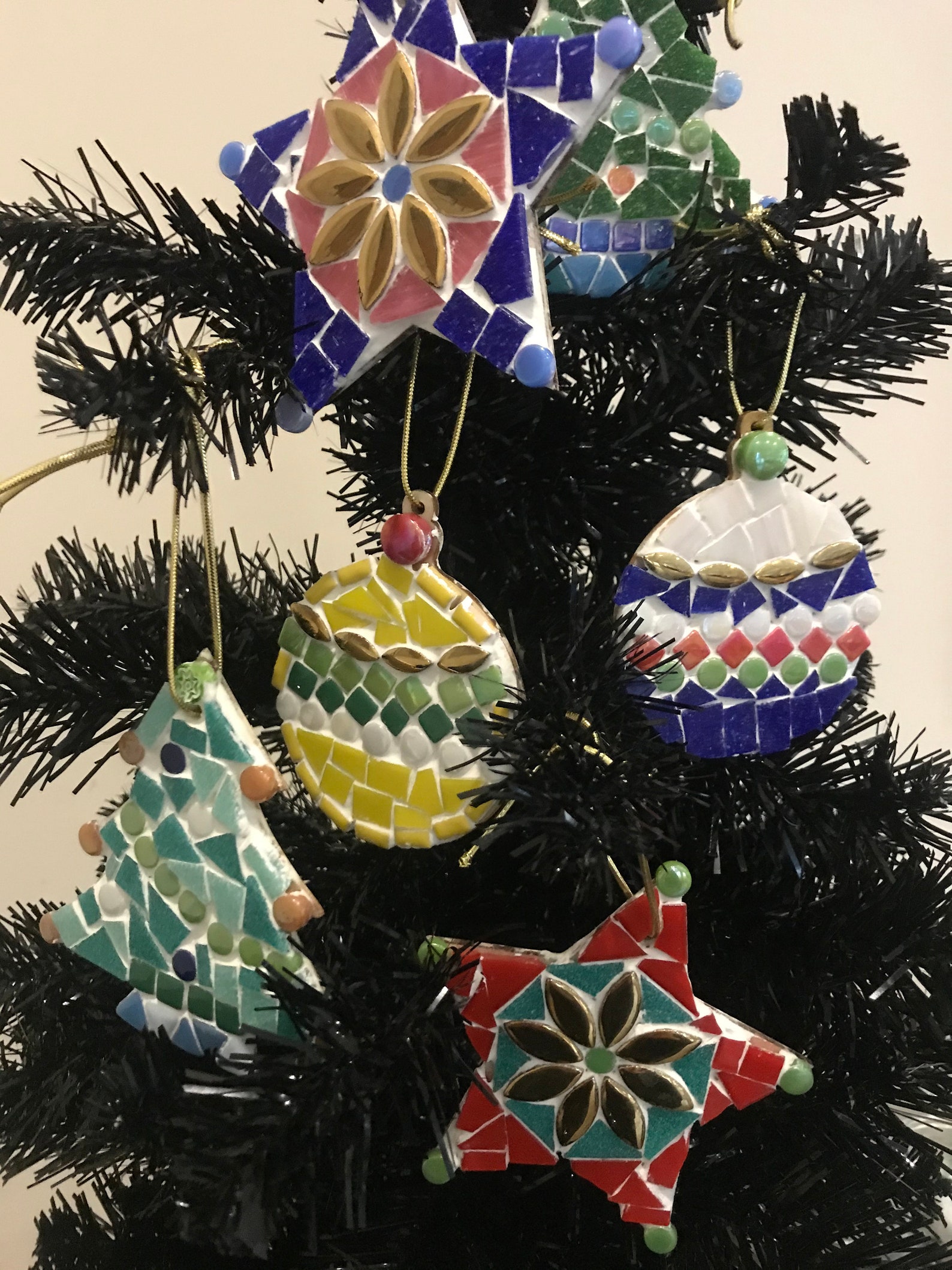 Christmas Ornament Craft Kit for 12 + and Adults Makes Three Ornaments ...
