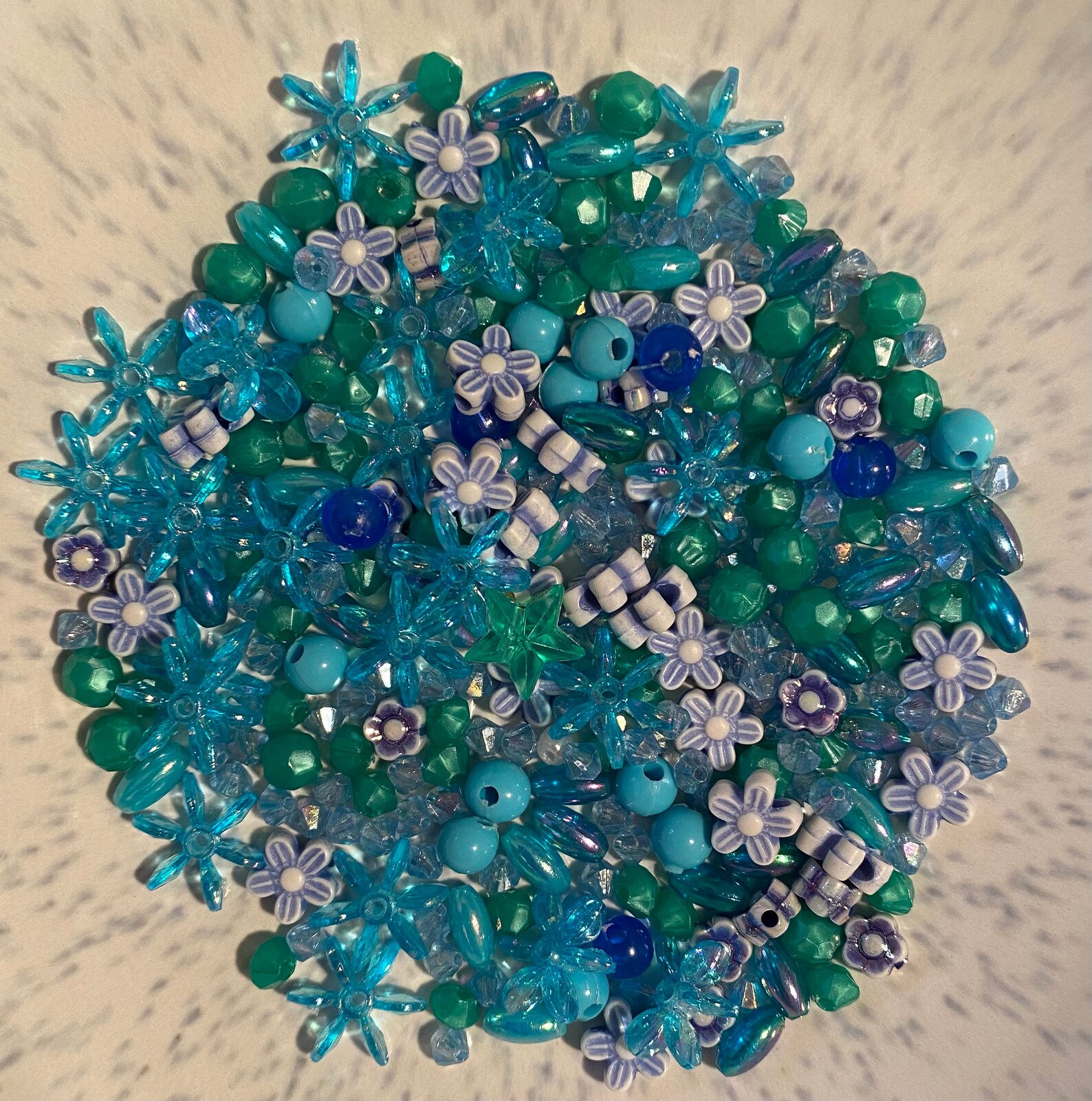 Assorted Plastic Beads - Selection of Colours - Mixed Sizes & Styles ...