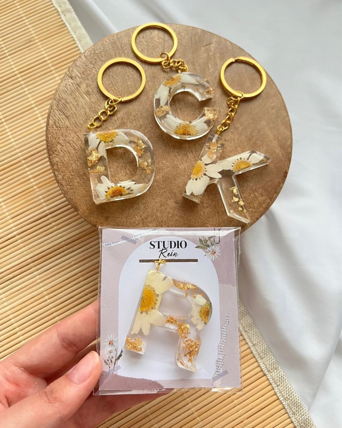 Personalized Keychain With Daisies and Gold Leaf, Gift for Her , Gift ...