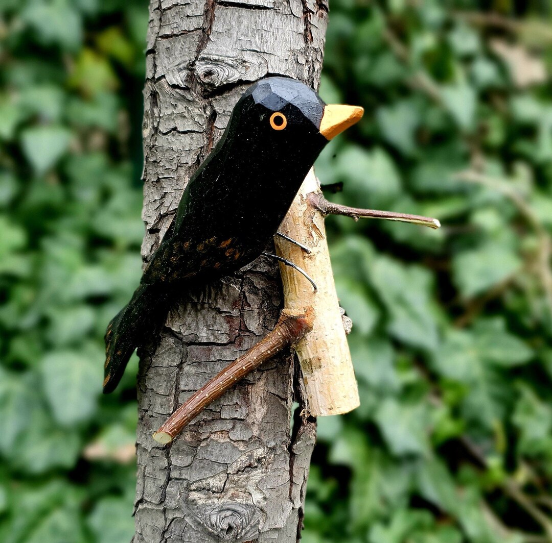 Blackbird / folk hand-carved wooden bird / Polish Folk Art / Stryszawa ...