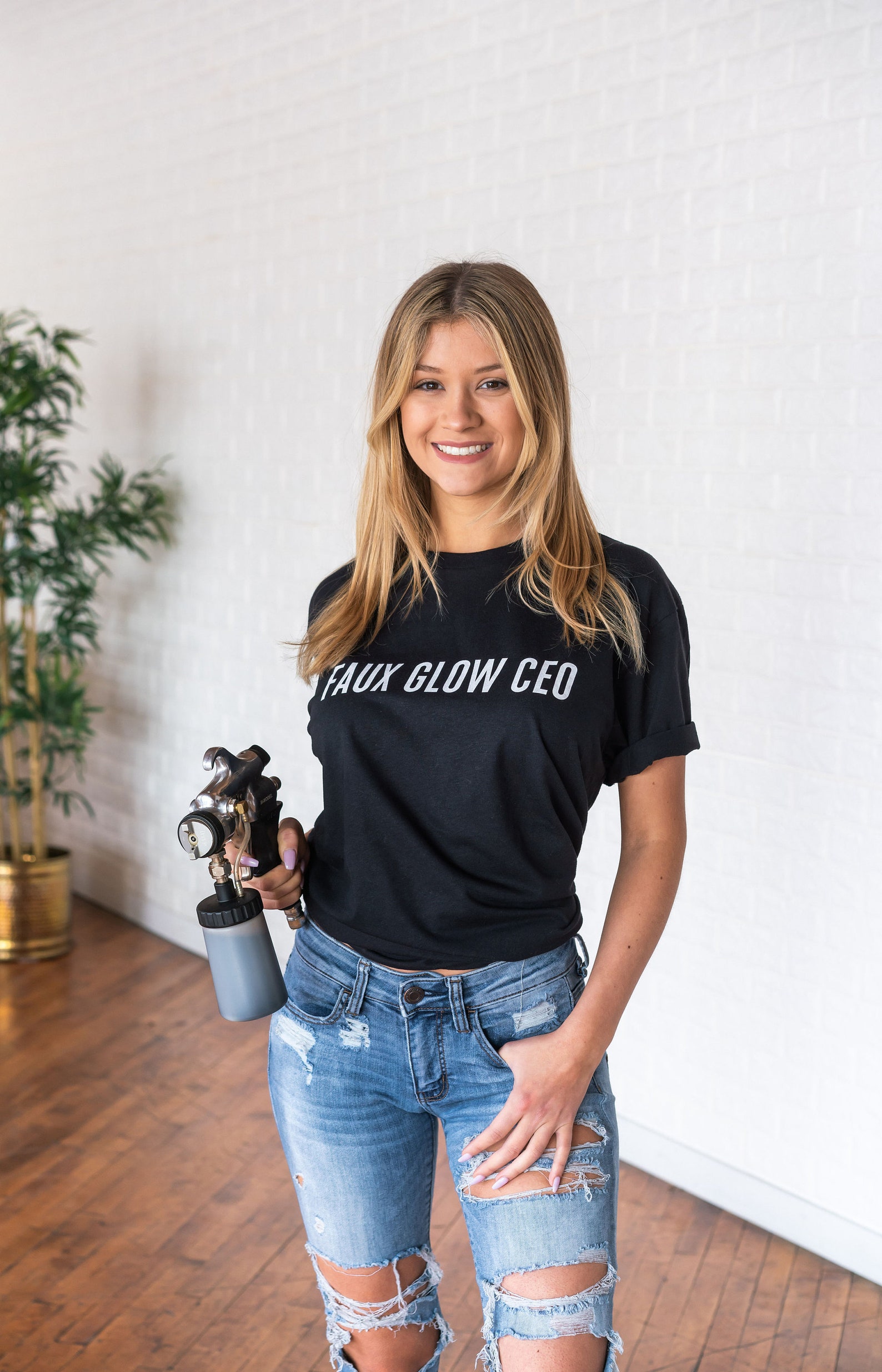 FAUX GLOW CEO Graphic Tee Spray Tan Artist Esthetician Beauty Industry ...