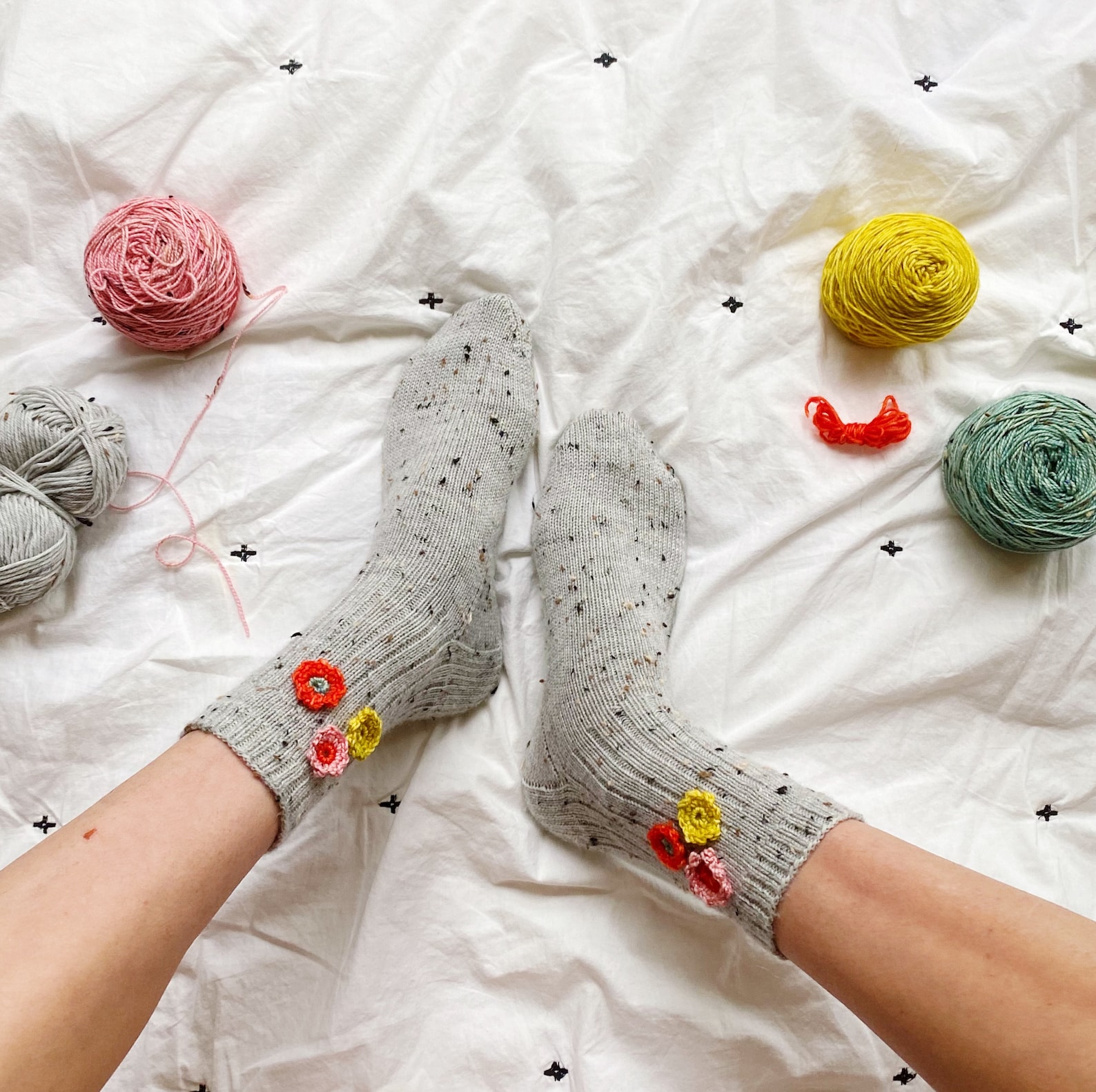 Easy Ribbed Socks Knitting Pattern ~ Totally Rad Ribbed Socks - Etsy