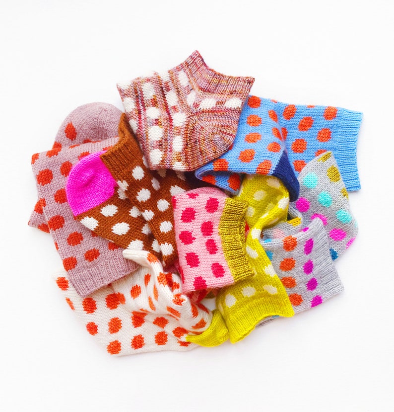Polka Dot Sock Knitting Pattern ~ the Little Dots Socks ~ Easy Beginner ...