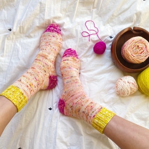 Easy Basic Worsted Weight Sock Knitting Pattern - the Thicksgiving ...