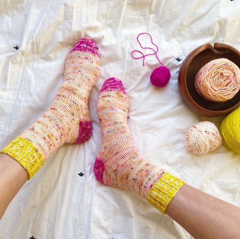 Easy Basic Worsted Weight Sock Knitting Pattern - the Thicksgiving ...