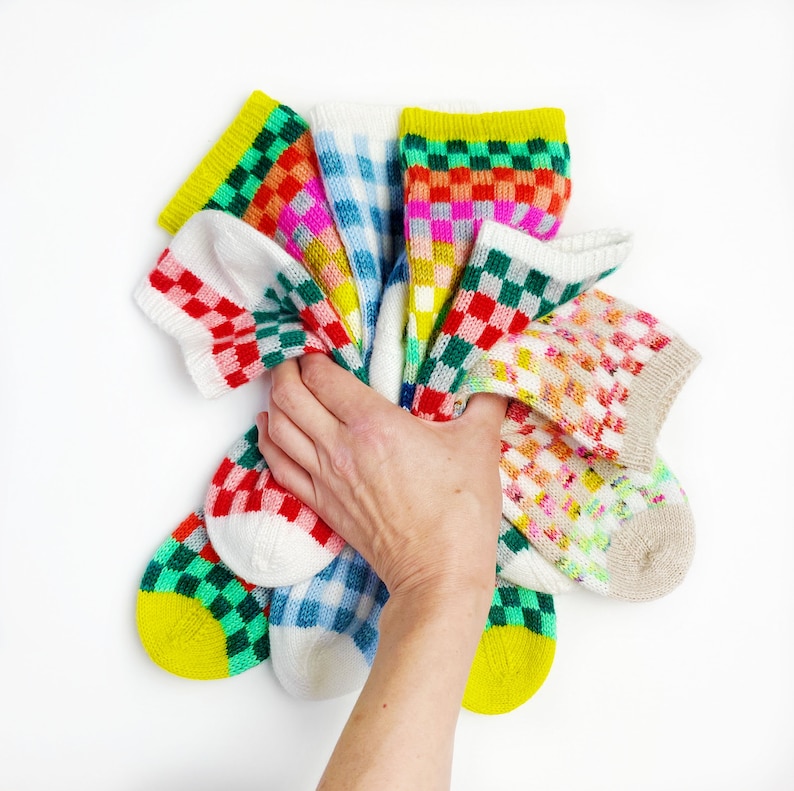 Easy Basic Colorwork Sock Knitting Pattern ~ Little Checks Socks - Etsy