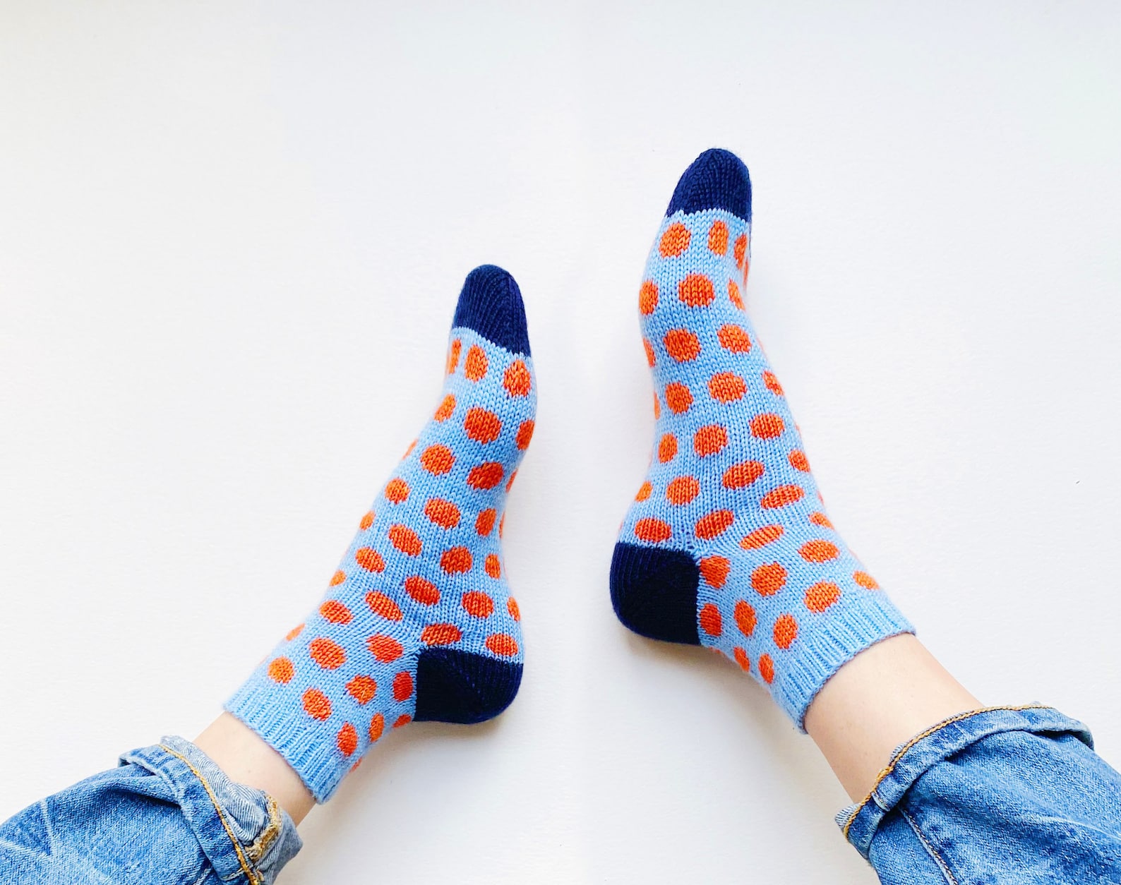 Polka Dot Sock Knitting Pattern ~ the Little Dots Socks ~ Easy Beginner ...