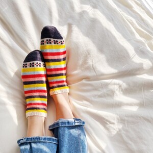 Folk Flower Socks ~ Easy, Beginner Sock Knitting Pattern, Easy ...