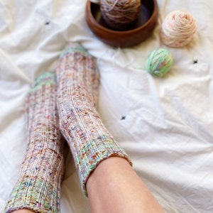 Easy Basic Worsted Weight Sock Knitting Pattern - the Thicksgiving ...
