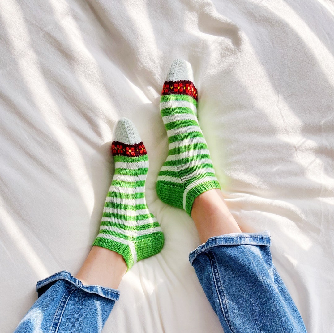 Folk Flower Socks ~ Easy, Beginner Sock Knitting Pattern, Easy ...