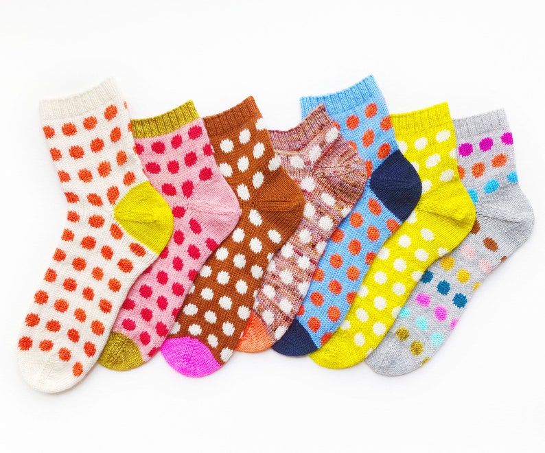Polka Dot Sock Knitting Pattern ~ the Little Dots Socks ~ Easy Beginner ...
