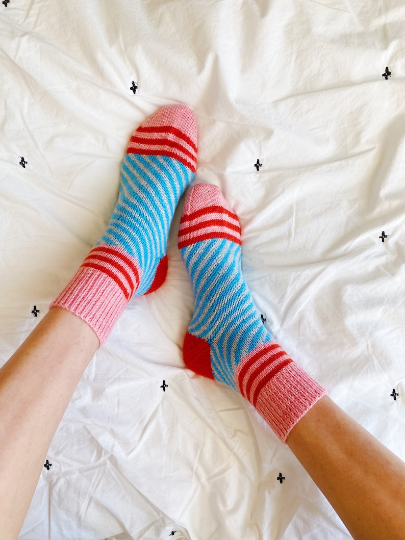 Easy Beginner Sock Knitting Pattern Set the Summerland Sock - Etsy