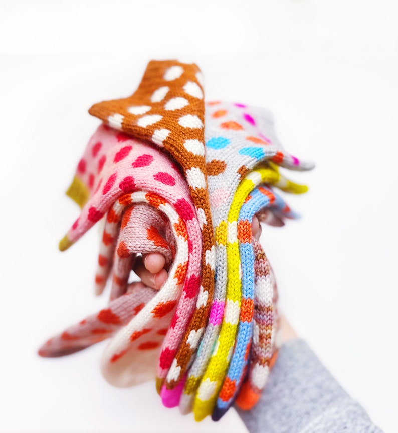 Polka Dot Sock Knitting Pattern ~ the Little Dots Socks ~ Easy Beginner ...