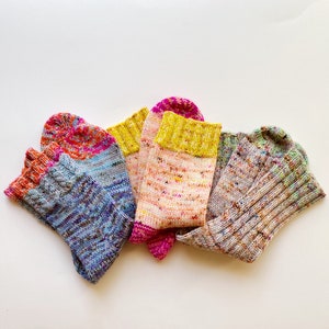 Easy Basic Worsted Weight Sock Knitting Pattern - the Thicksgiving ...