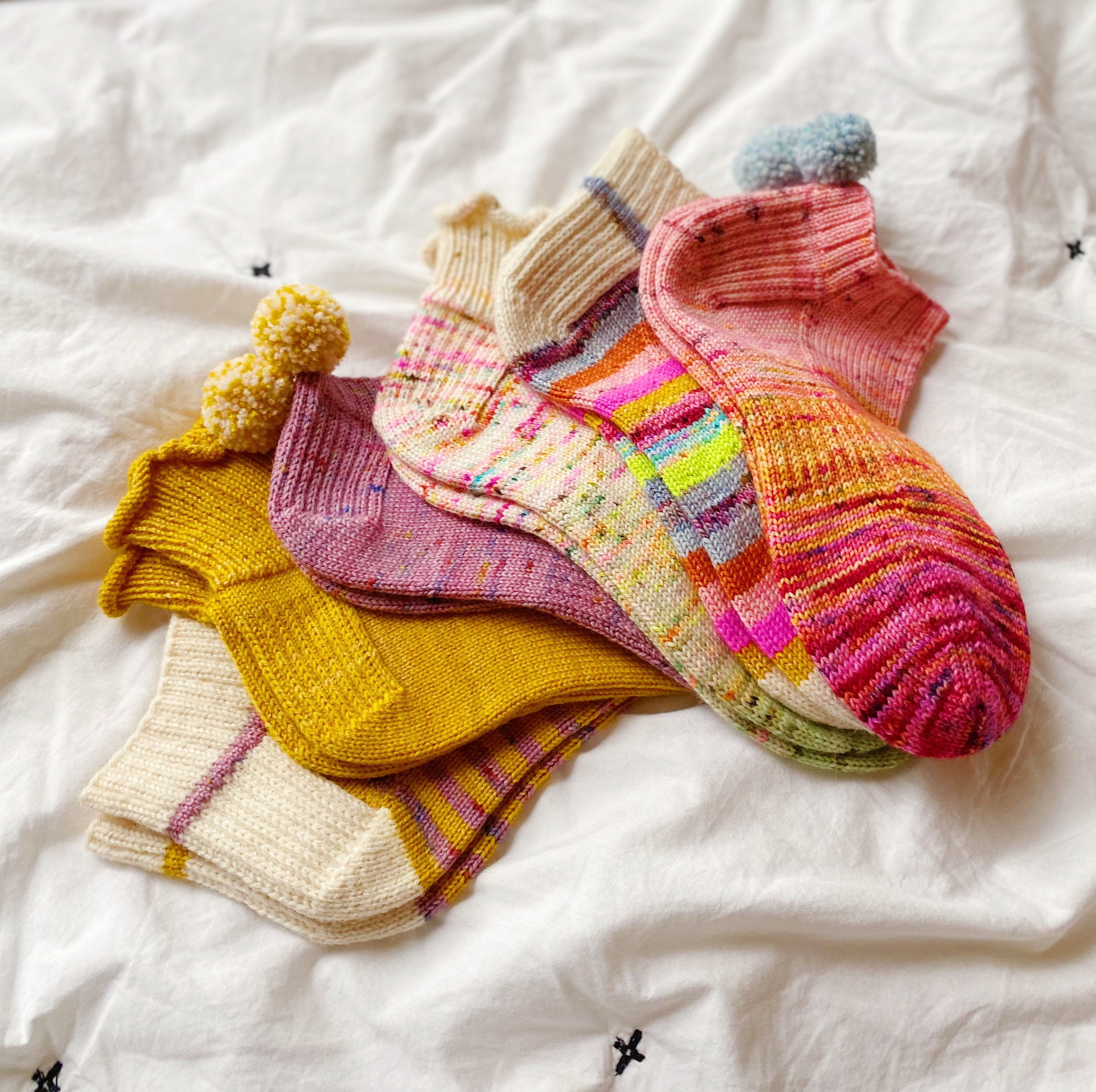 Easy Basic Shorty Sock Knitting Pattern Set | Etsy