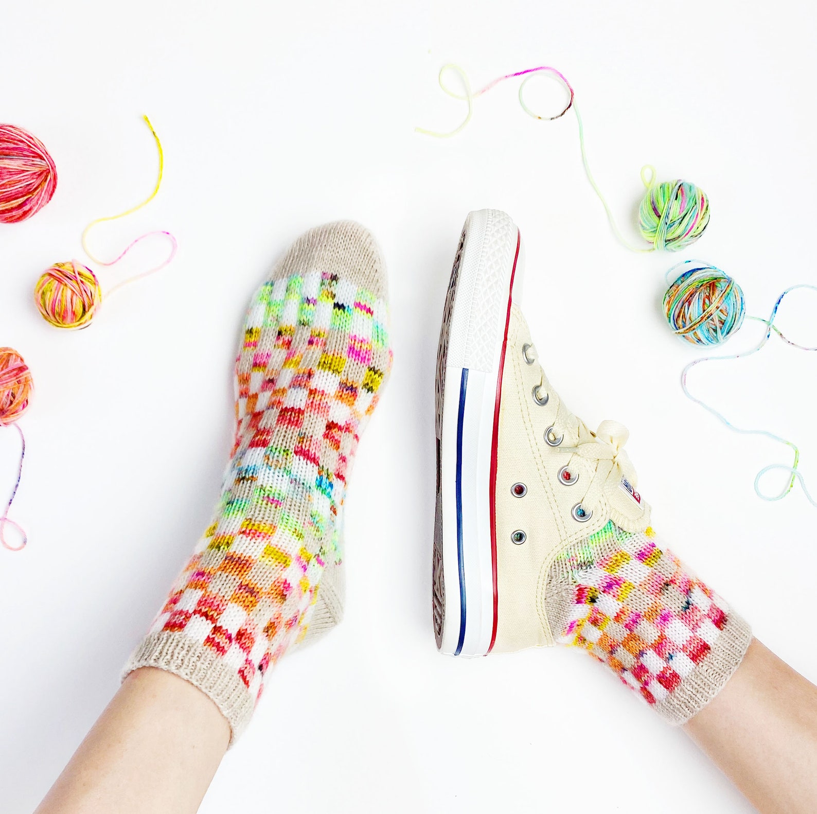 Easy Basic Colorwork Sock Knitting Pattern ~ Little Checks Socks - Etsy