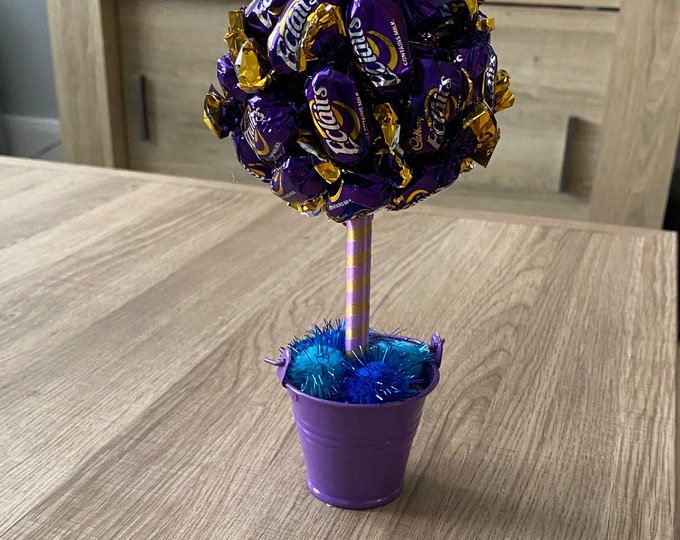 The LINDT Tree | Unique Elegant Handmade Lindt Truffle Christmas Tree ...