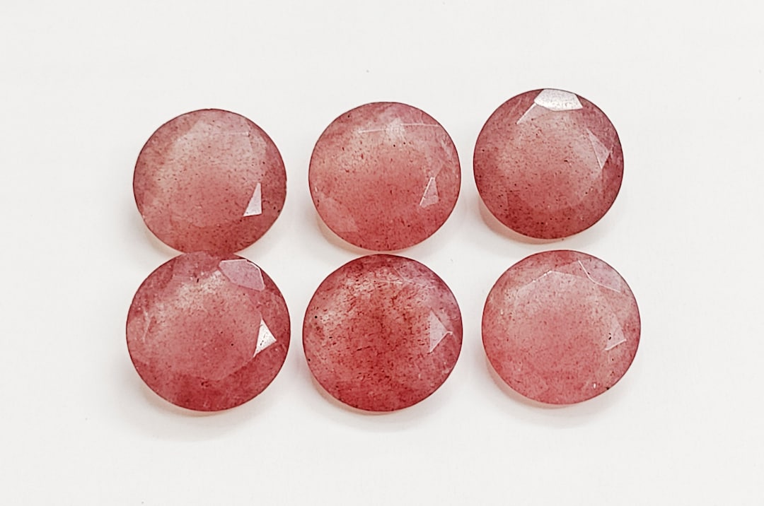Faceted Red Strawberry Quartz Gemstone: Round Brilliant Cut (20*20 Mm ...
