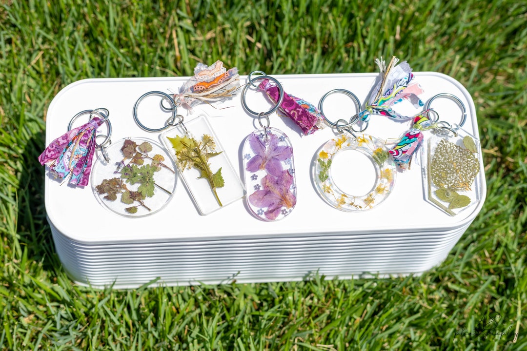 Dried Flower Resin Keychains - Etsy