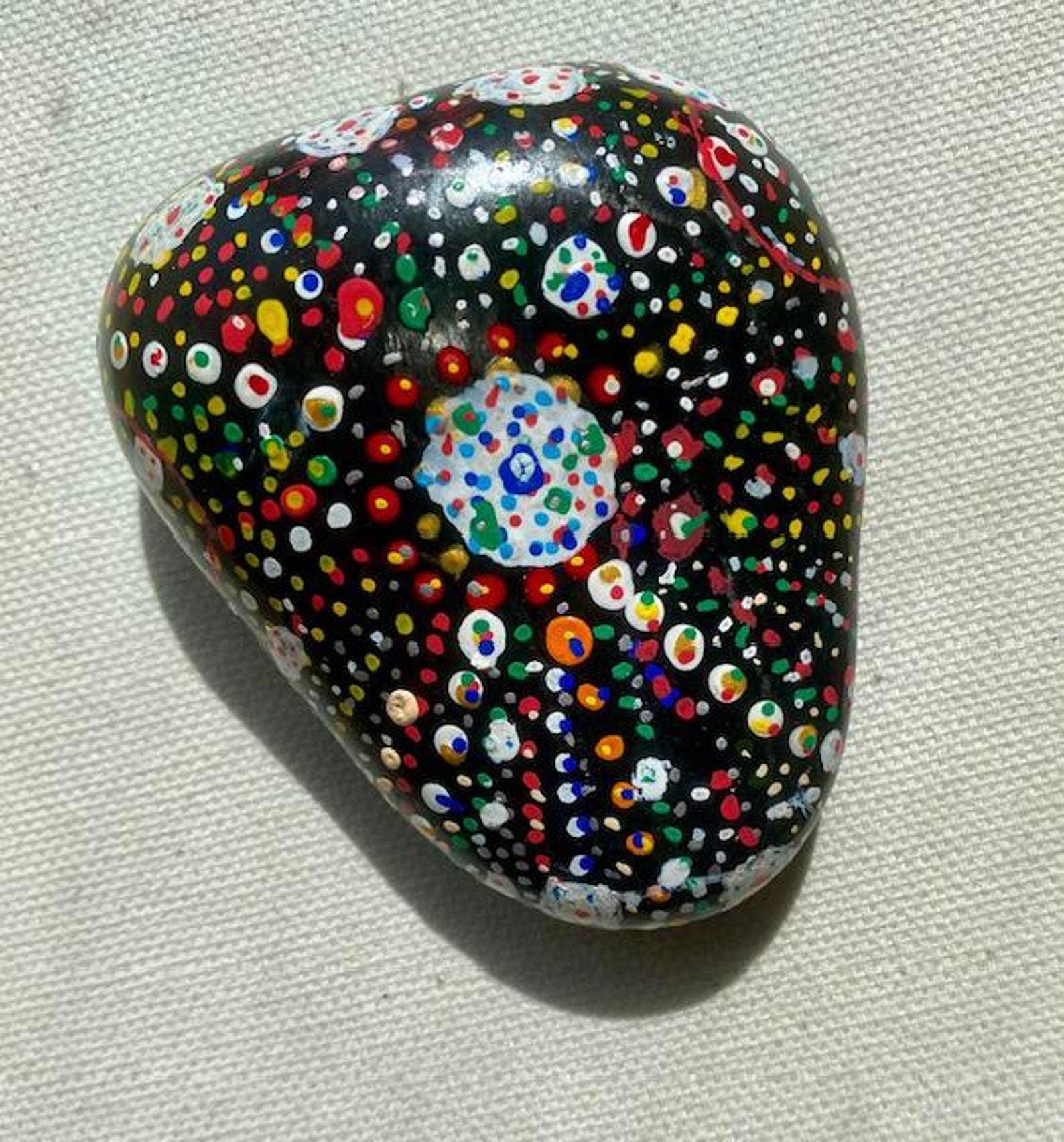 Dot Painted Design Pebble Stone/indigenous Art Design/aboriginal Style ...