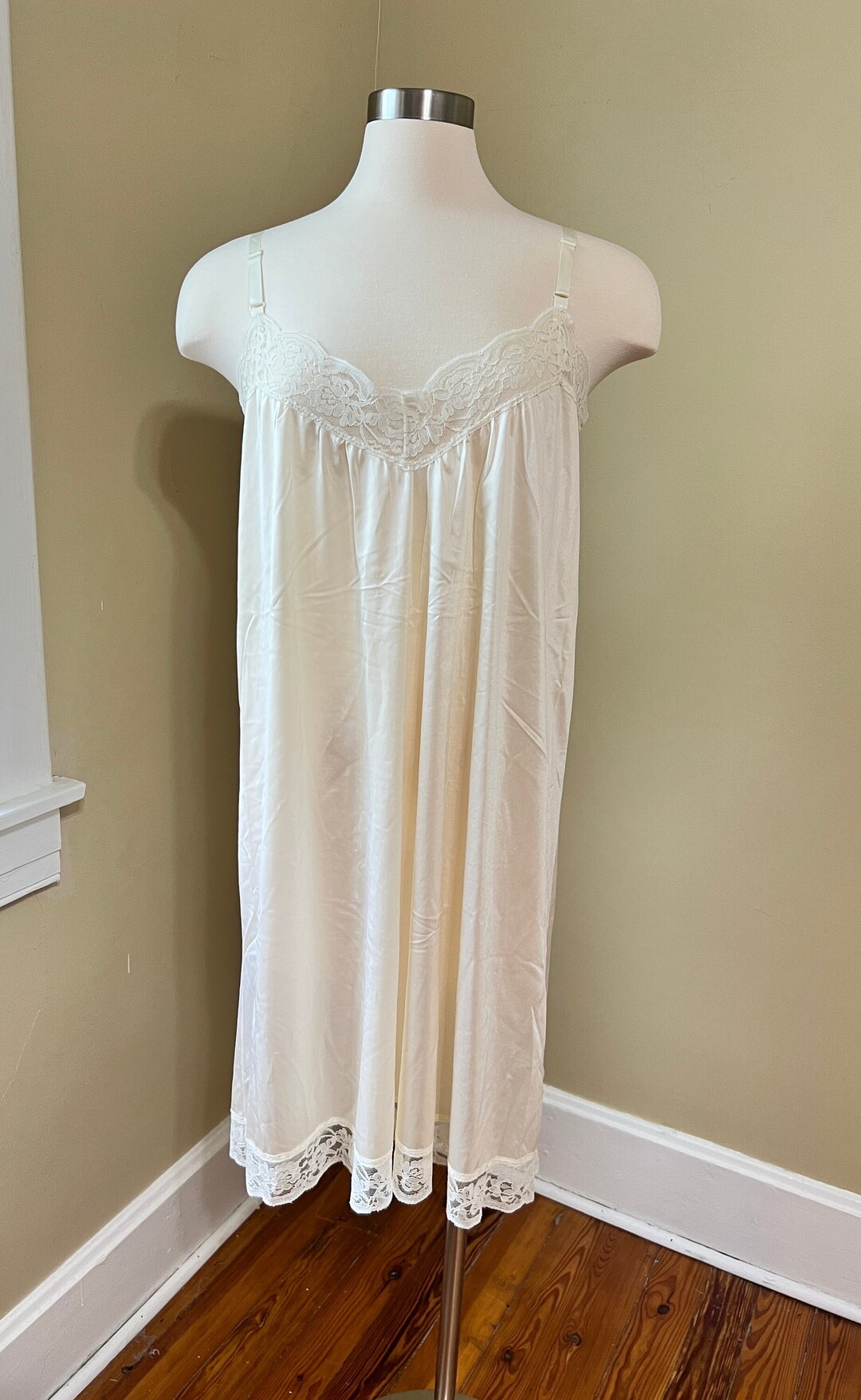 Vintage Cream Dress Slip Sz Lg • Dawn to Dusk Non Cling Lingerie ...