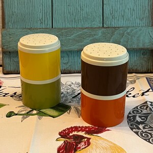 Tupperware Stacking Spice Shakers Set of 4 Colorful 70s Mini Canisters ...