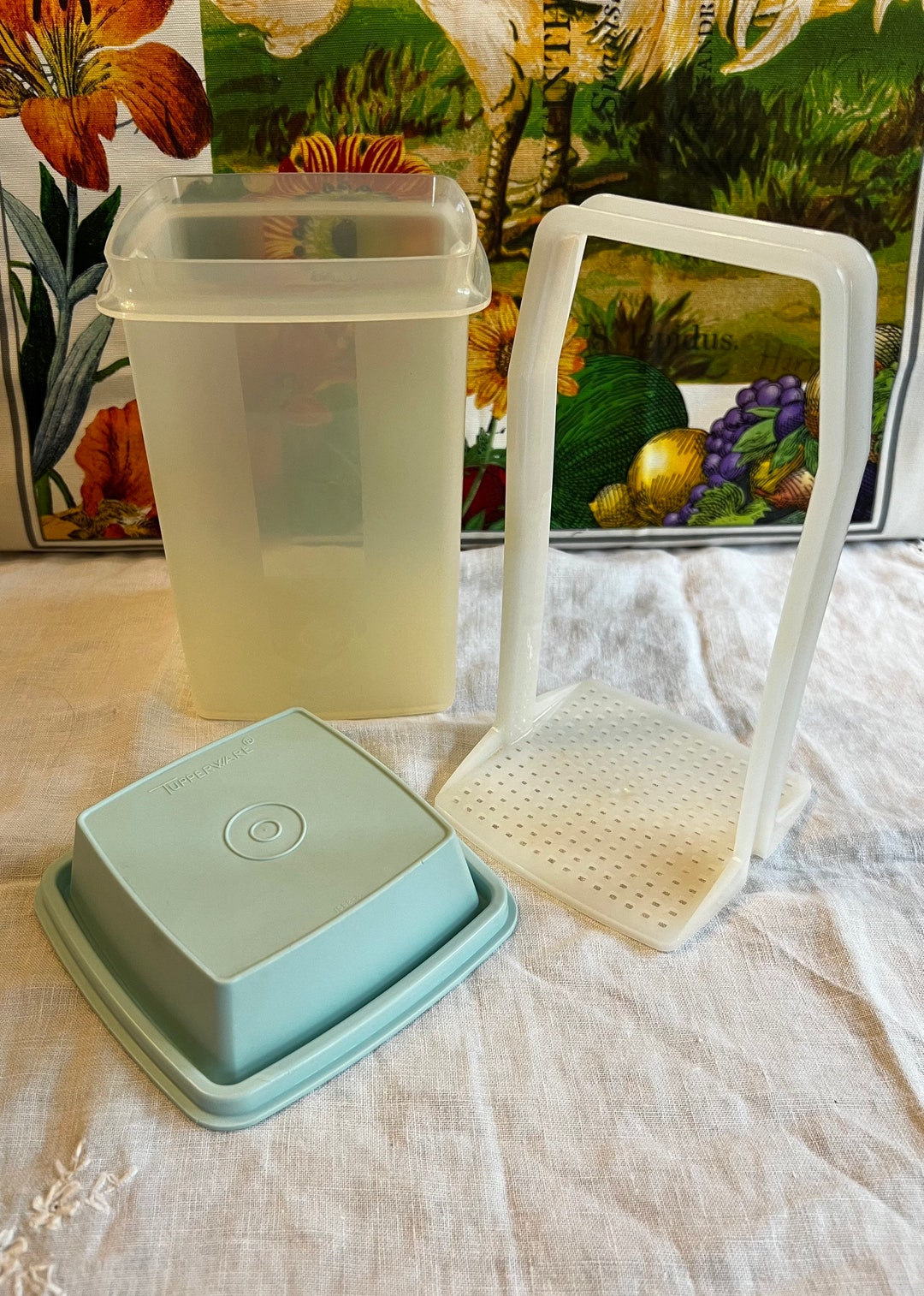 Tupperware Large Pickle Keeper W Sheer Base #1560 W Lt Turquoise Seal ...