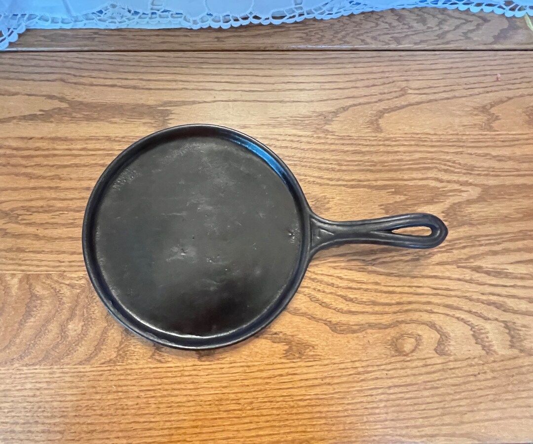 1800s Primitive Cast Iron Griddle 7 W Fancy Handle Gate Marked, Inset ...