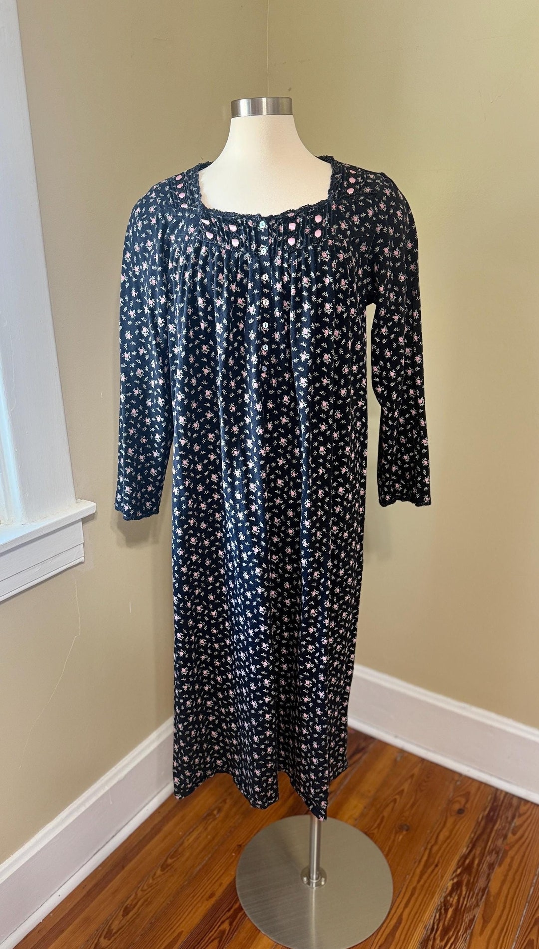 Eileen West Lt. Flannel Nightie Large Midi, Black- Rosebud Motif, Retro ...