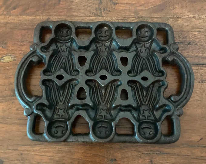 Vintage Cast Iron Gingerbread Man Mold Muffin Baking Pan Farmhouse ...