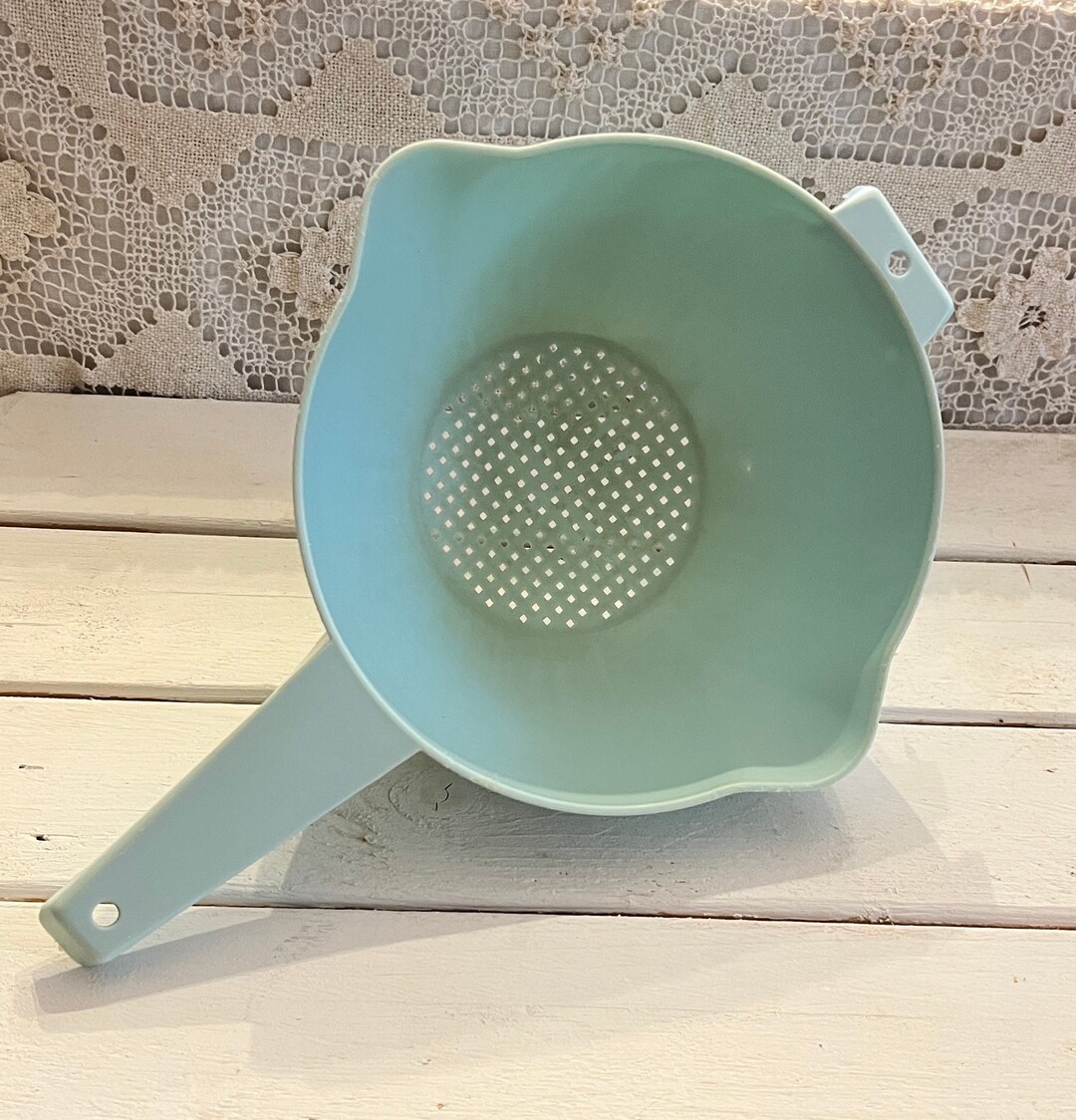 Tupperware 1970's 2 Qt Aqua Blue Colander 1523 Strainer - Etsy