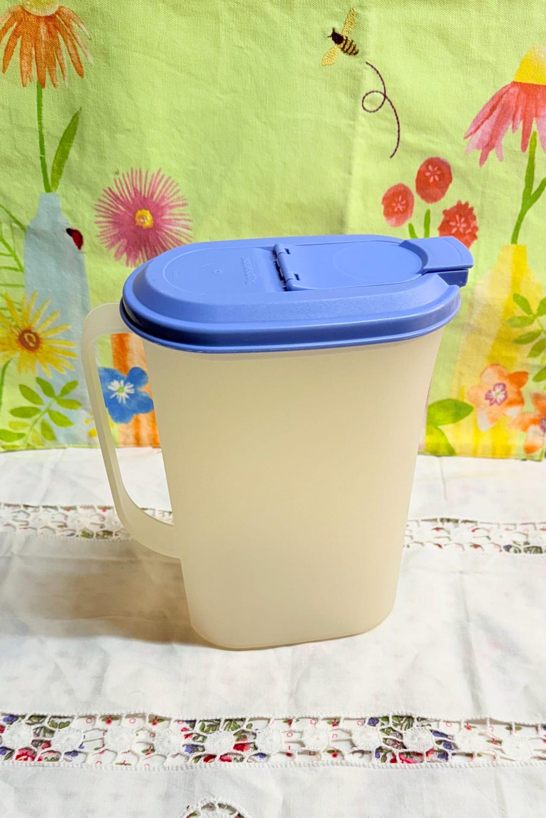 Vintage Tupperware Slim Line 2 Qt. Juice Pitcher W/handle #2009 and Lid ...