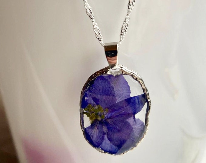 Handmade botanical jewellery & by Prettybynaturestudio on Etsy