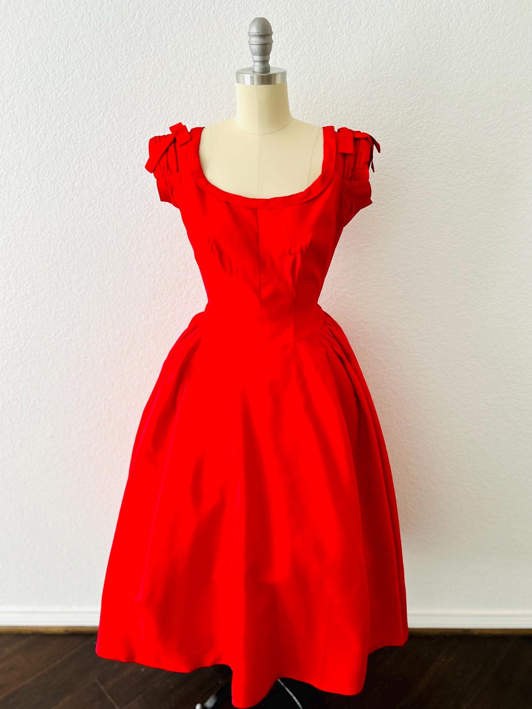 Darling 1950s Vintage Ruby Red Taffeta Dress/off-the-shoulder With Bow ...