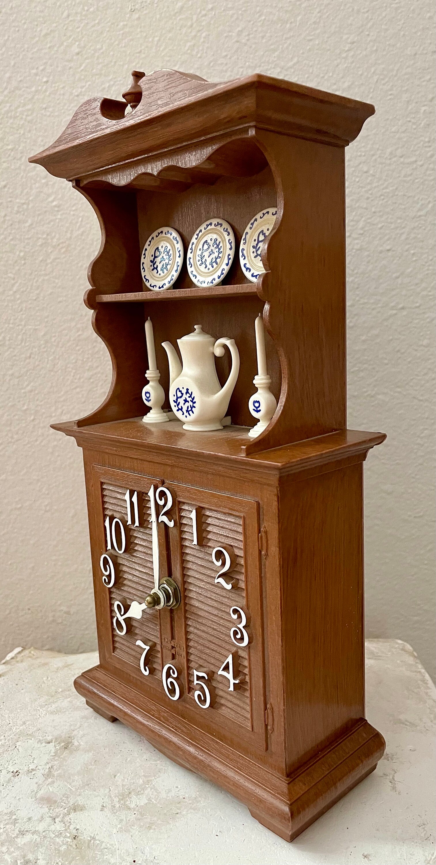 Vintage Spartus Electric Clock: 50s Kitchen Hutch With Delft China - Etsy