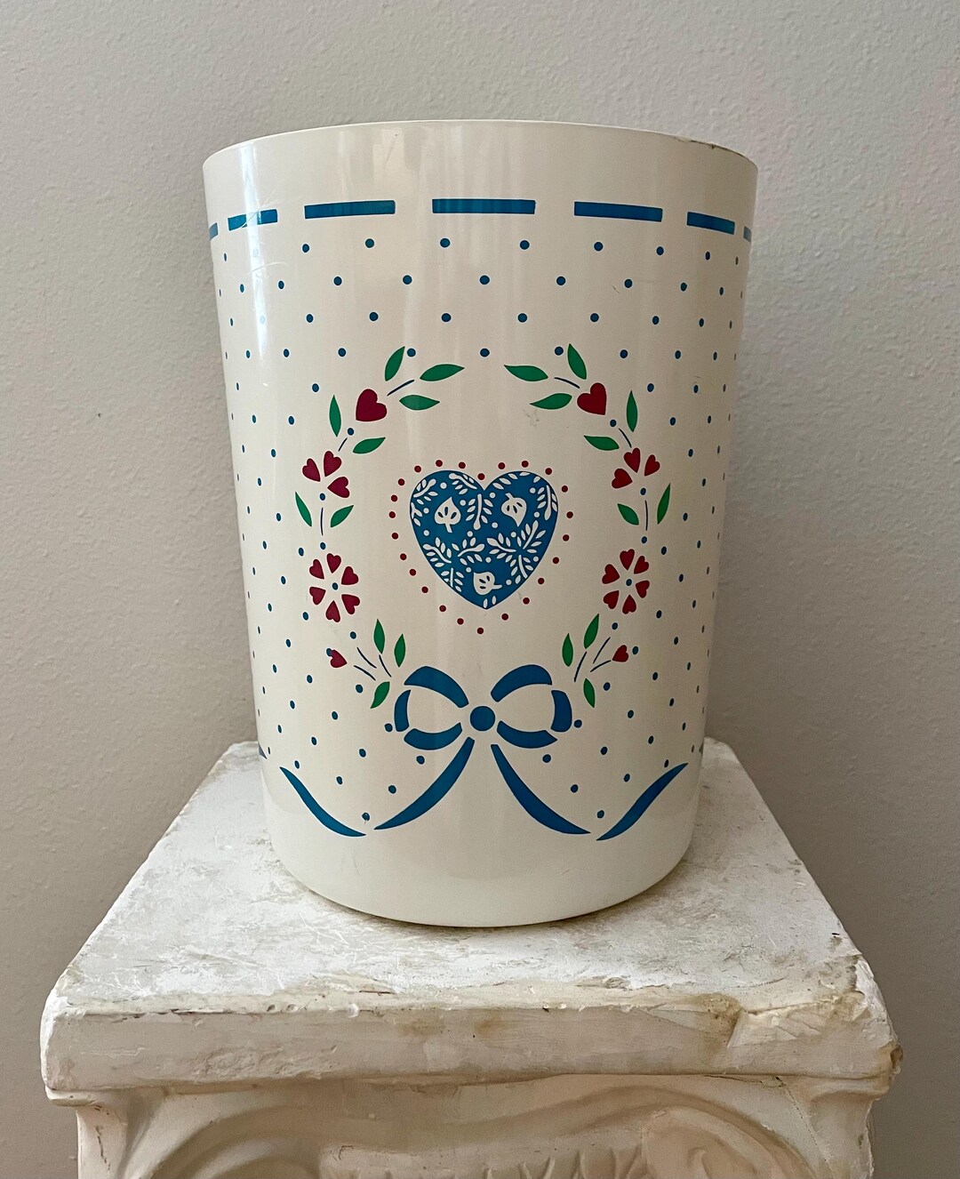 Vintage Floral Heart & Bow Round Plastic Trash Can / Garbage Can ...