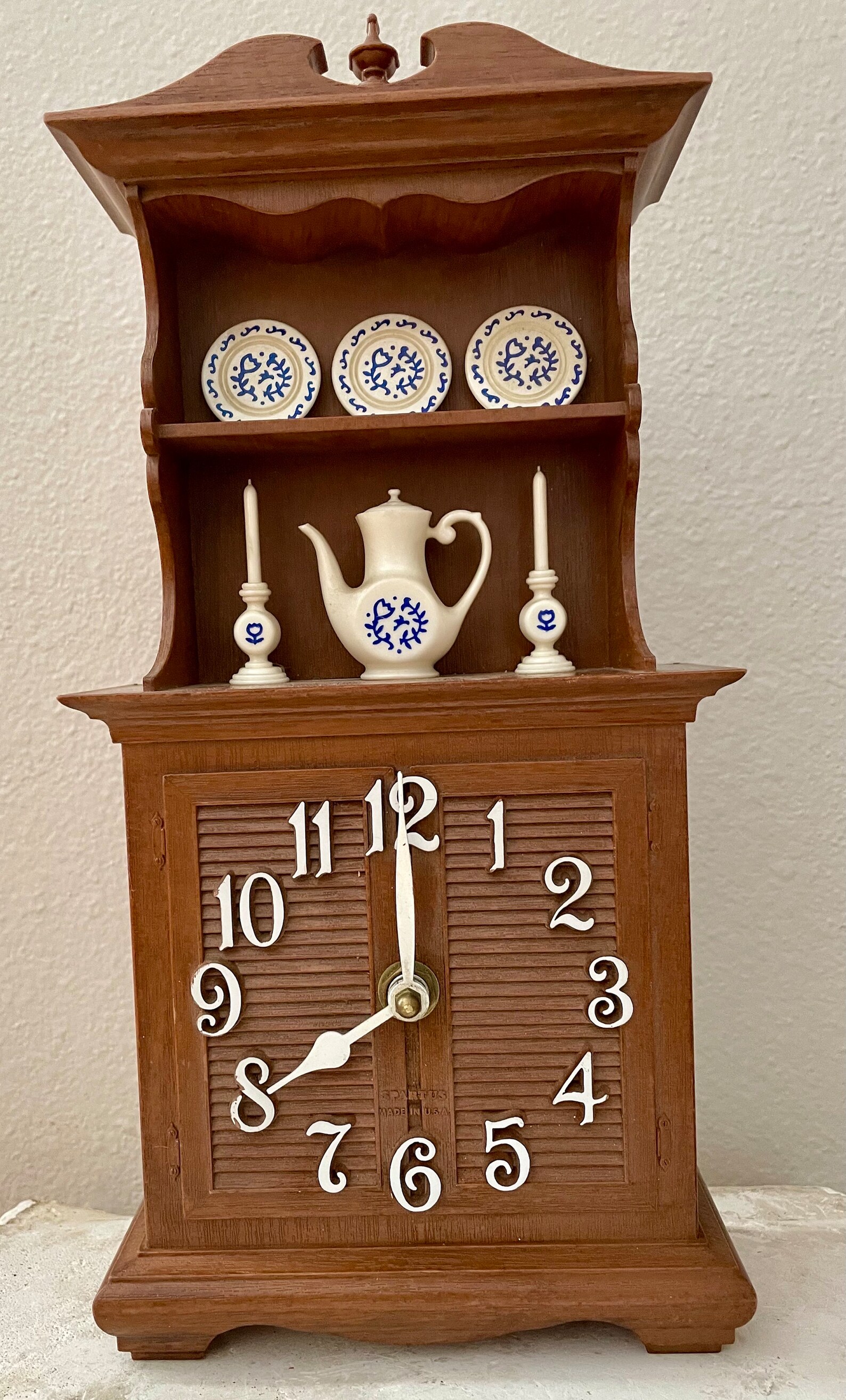 Vintage Spartus Electric Clock: 50s Kitchen Hutch With Delft China - Etsy