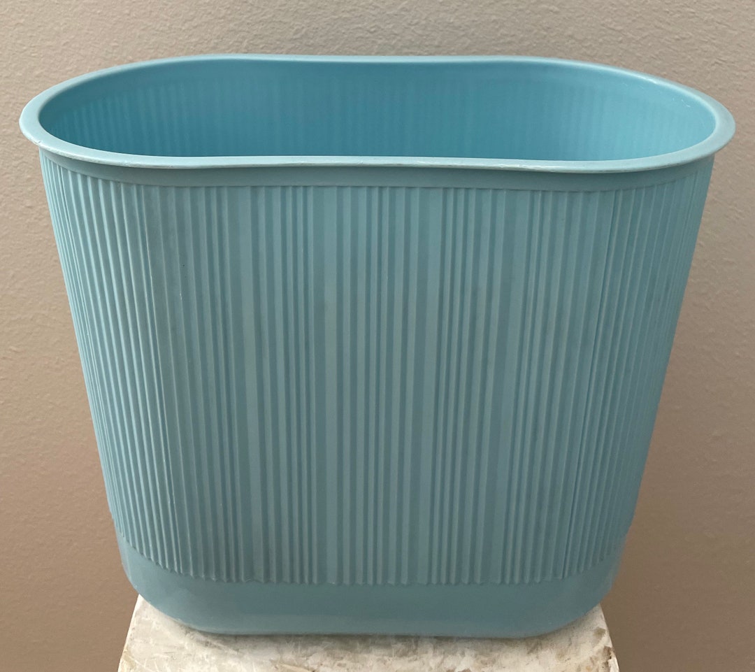 Vintage Powder Blue Trash Can / Vintage Ridged Rubbermaid Garbage Can ...