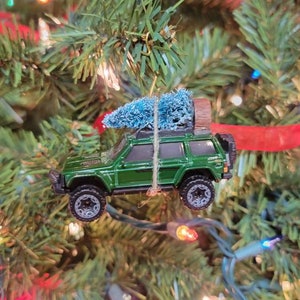 95 Jeep Cherokee Carrying Christmas Tree Ornament Gift for Men Boys ...