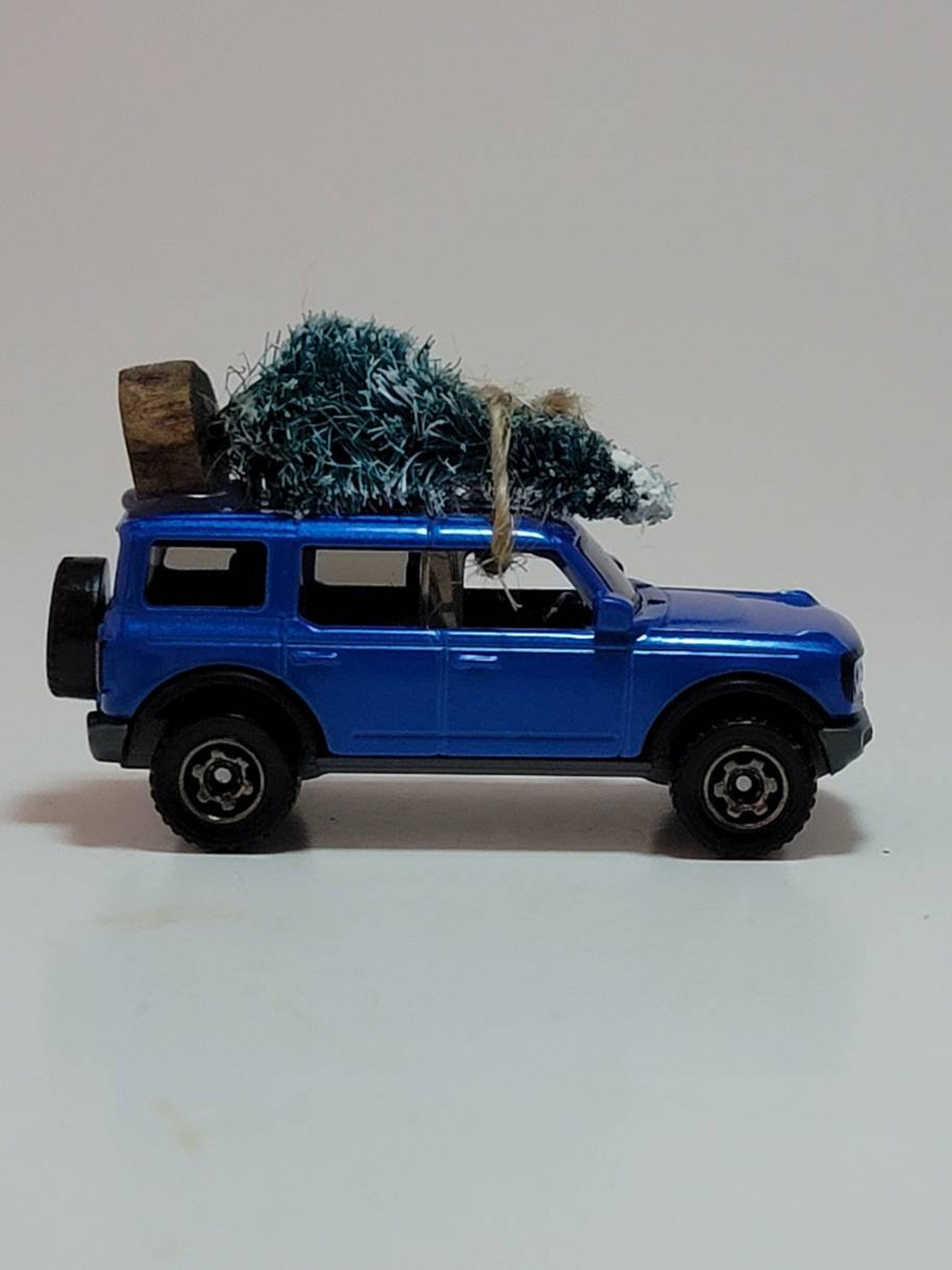 VHTF RARE 2021 Ford Bronco 4 Door Carrying Christmas Tree Car Ornament ...
