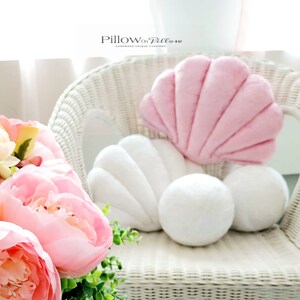 Seashell Velvet Cushion,shell Shape Pillow,baby PINK Decorative Cushion ...
