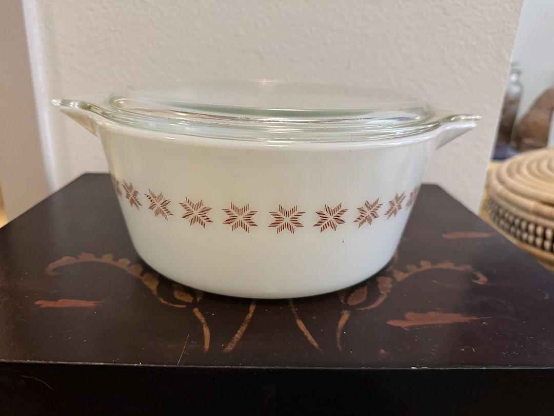 Vintage Pyrex 475 B 2 1/2 Qt Town & Country Pattern White and Tan ...