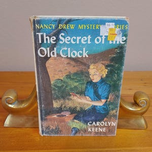 The Secret of the Old Clock #1 Nancy Drew Mystery Stories, Carolyn ...