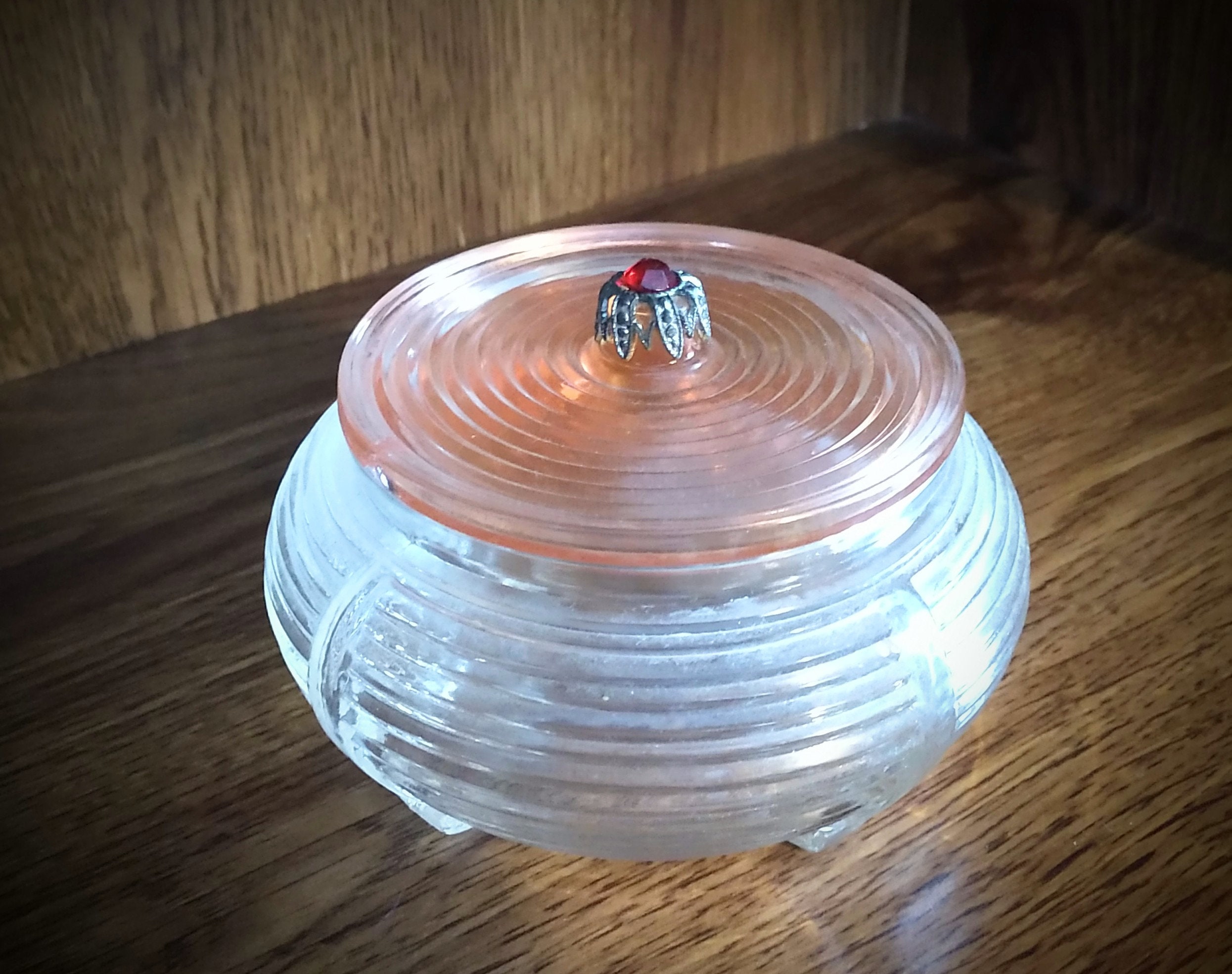 Vintage Art Deco Ribbed Face Powder Jar. Free Shipping in the ...