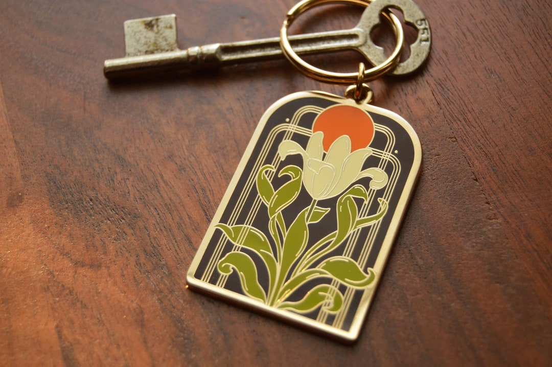 Art Deco Lily Keychain ⋆ Gold Plated Hard Enamel Keychain - Etsy