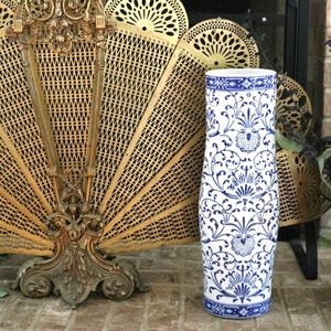 Vintage Bombay Company Chinoiserie Vase: Blue & White Floral Porcelain ...