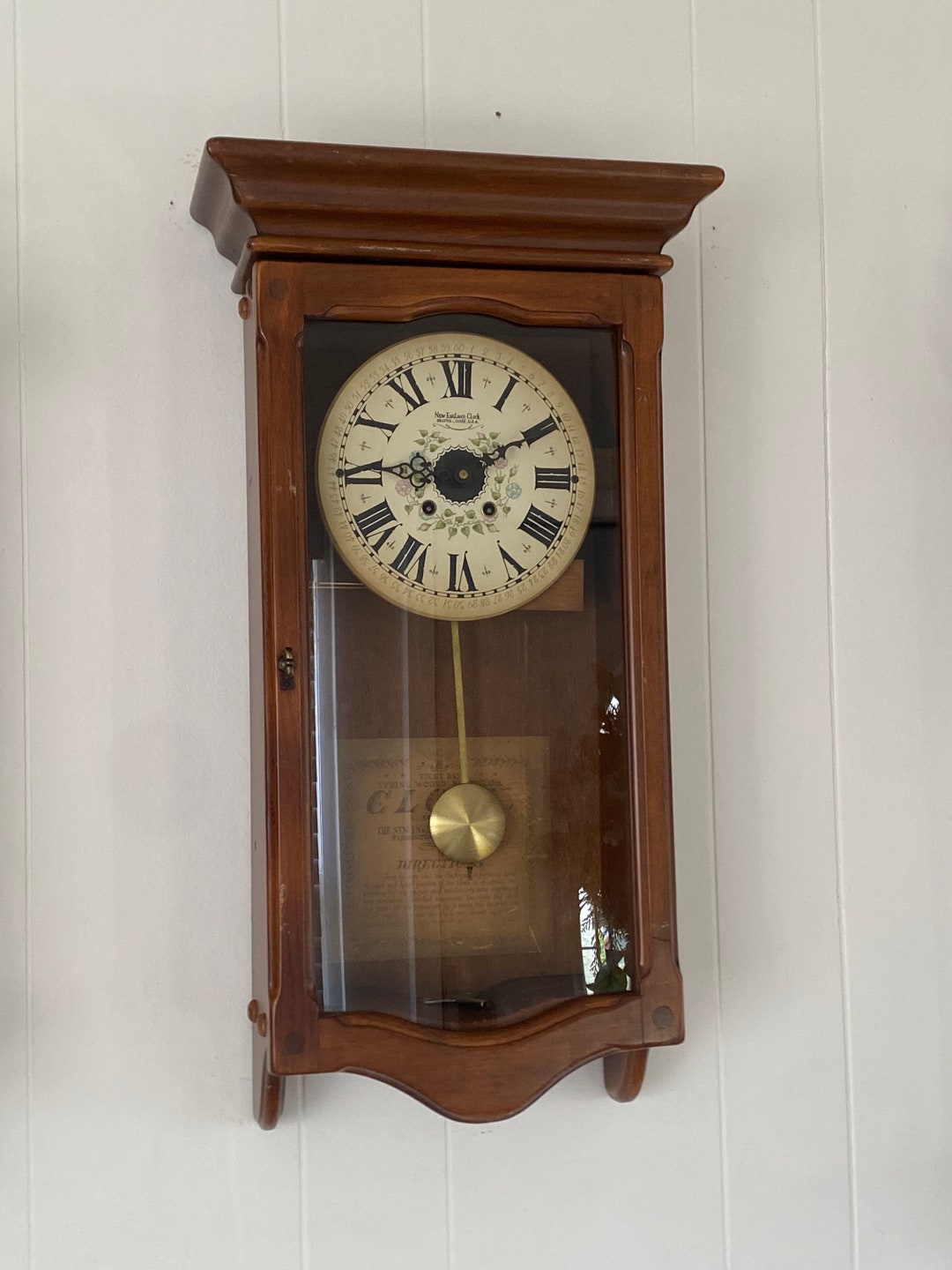 Vintage Pendulum Traditional Wood Wall Clock Mechanical Wall Clock With ...
