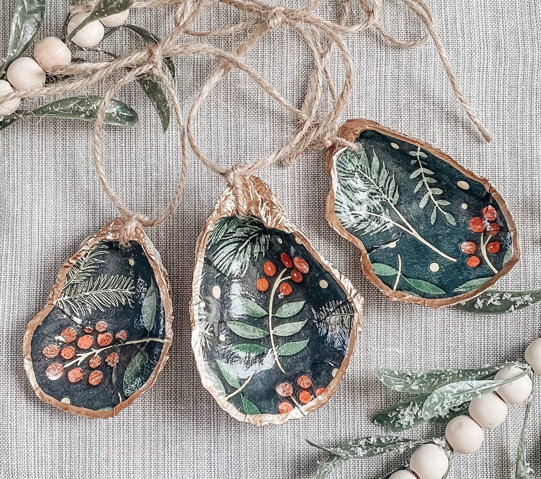 Decoupage Oyster Shell Christmas Ornament: Navy Greenery, Gold Trim - Etsy