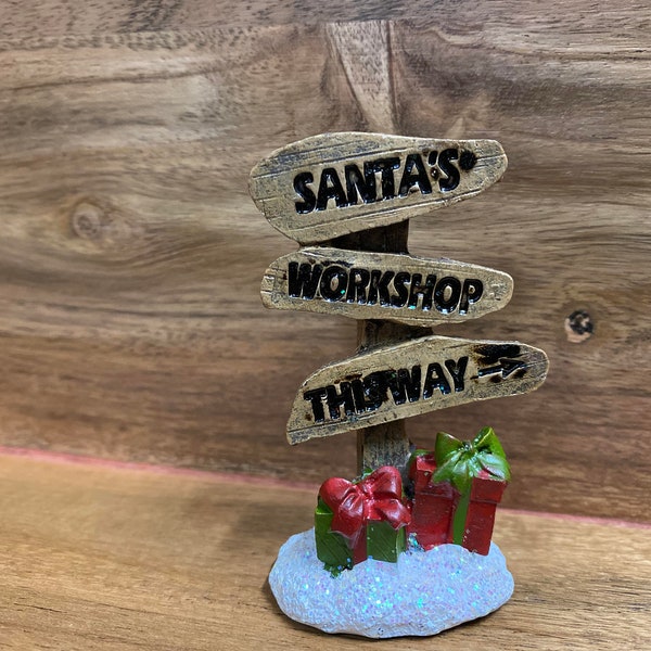 Santa This Way Sign - Etsy UK